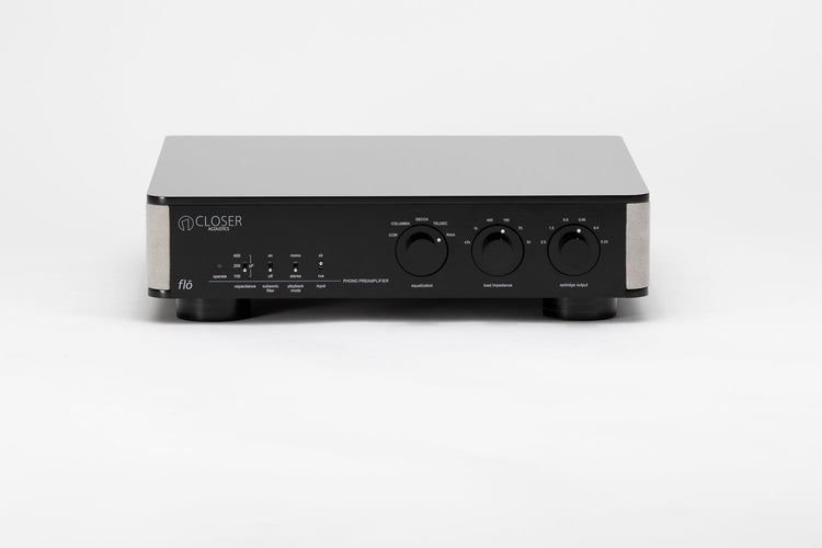 Closer Acoustics Flō phono preamplifier Iroko wood finish – Stereopolis